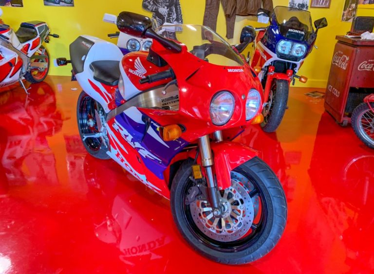 1994 Honda RC45 With Zero Miles – Iconic Motorbike Auctions
