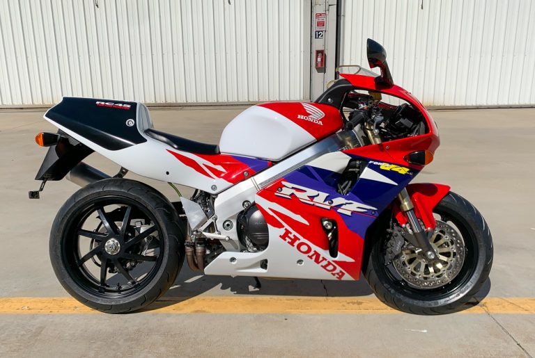 1994 Honda RC45 With 35 Kilometers – Iconic Motorbike Auctions