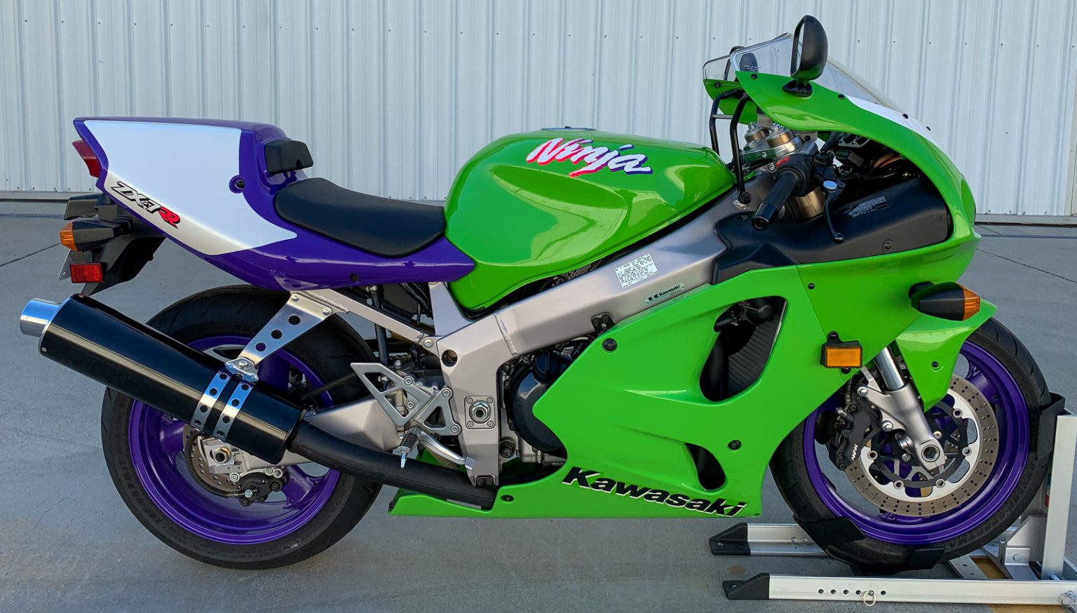 1996 Kawasaki Ninja ZX-7RR N1 With 477 Miles – Iconic Motorbike Auctions
