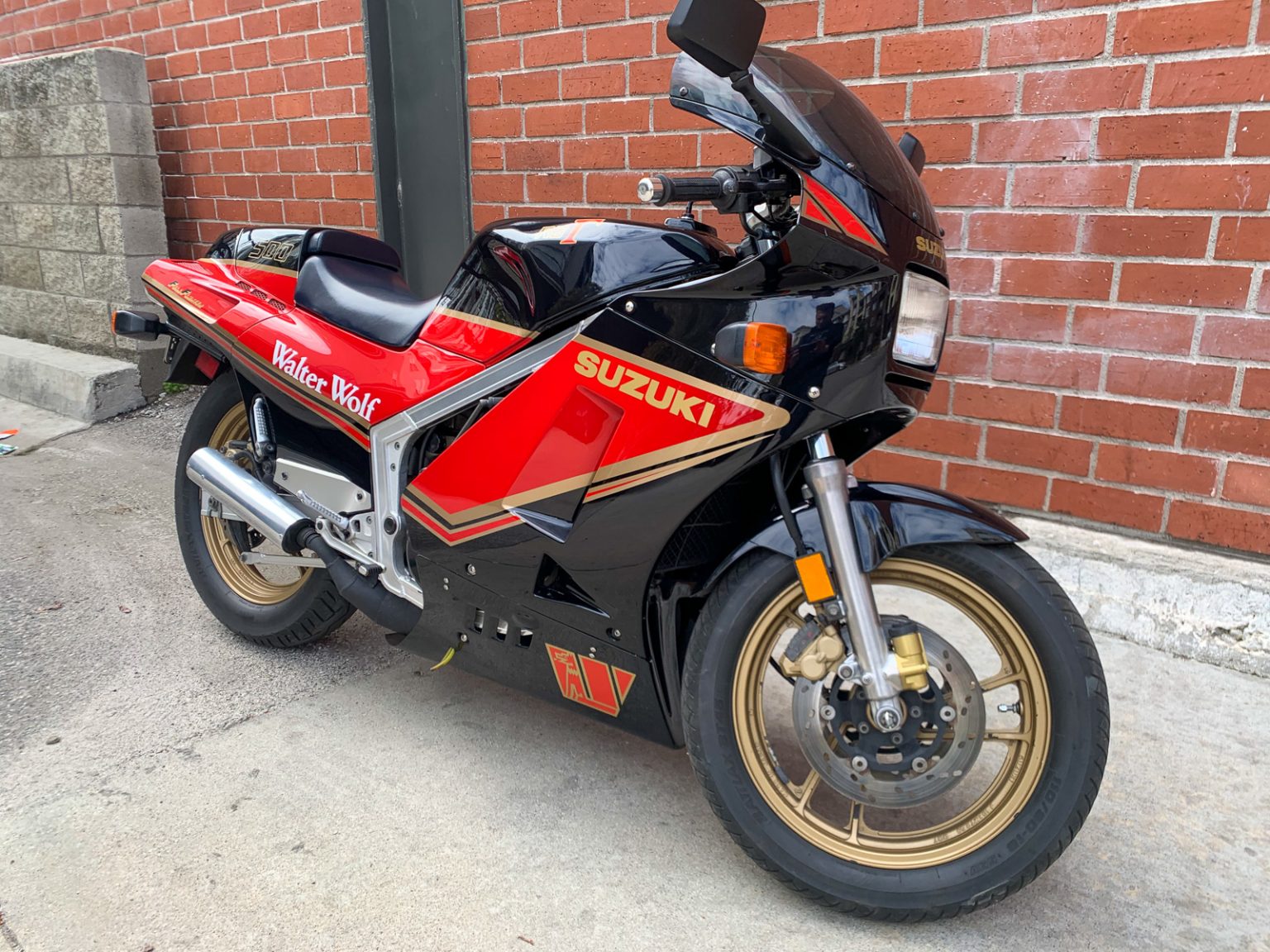 1986 Suzuki RG500 Walter Wolf Clone – Iconic Motorbike Auctions