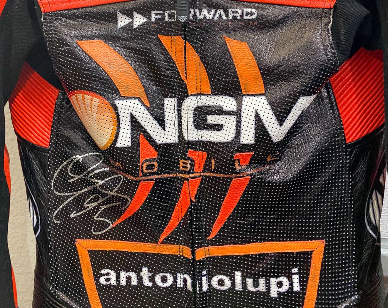 Colin Edwards Signed MotoGP Leathers – Iconic Motorbike Auctions