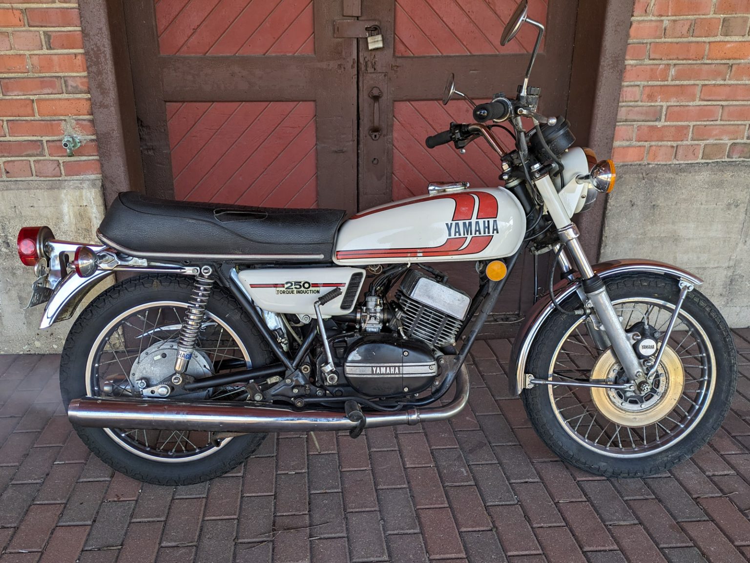 1975 Yamaha RD250 – Iconic Motorbike Auctions