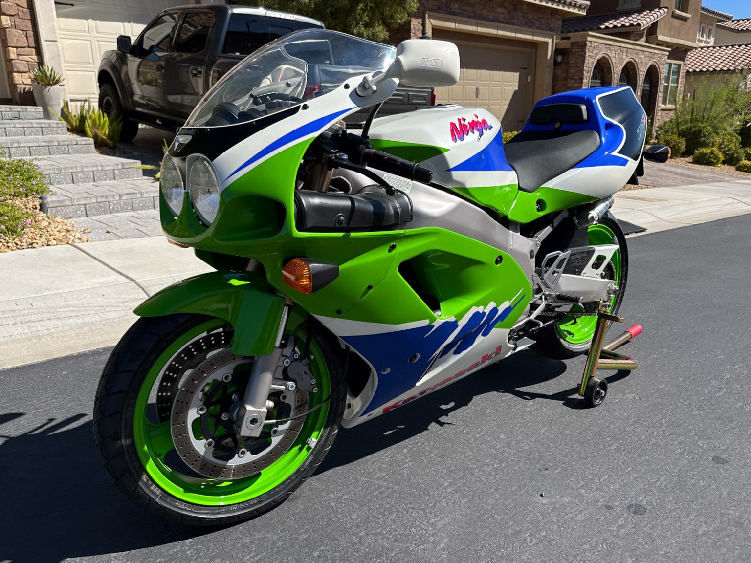 1993 Kawasaki ZX-7R with 1,393 Miles – Iconic Motorbike Auctions