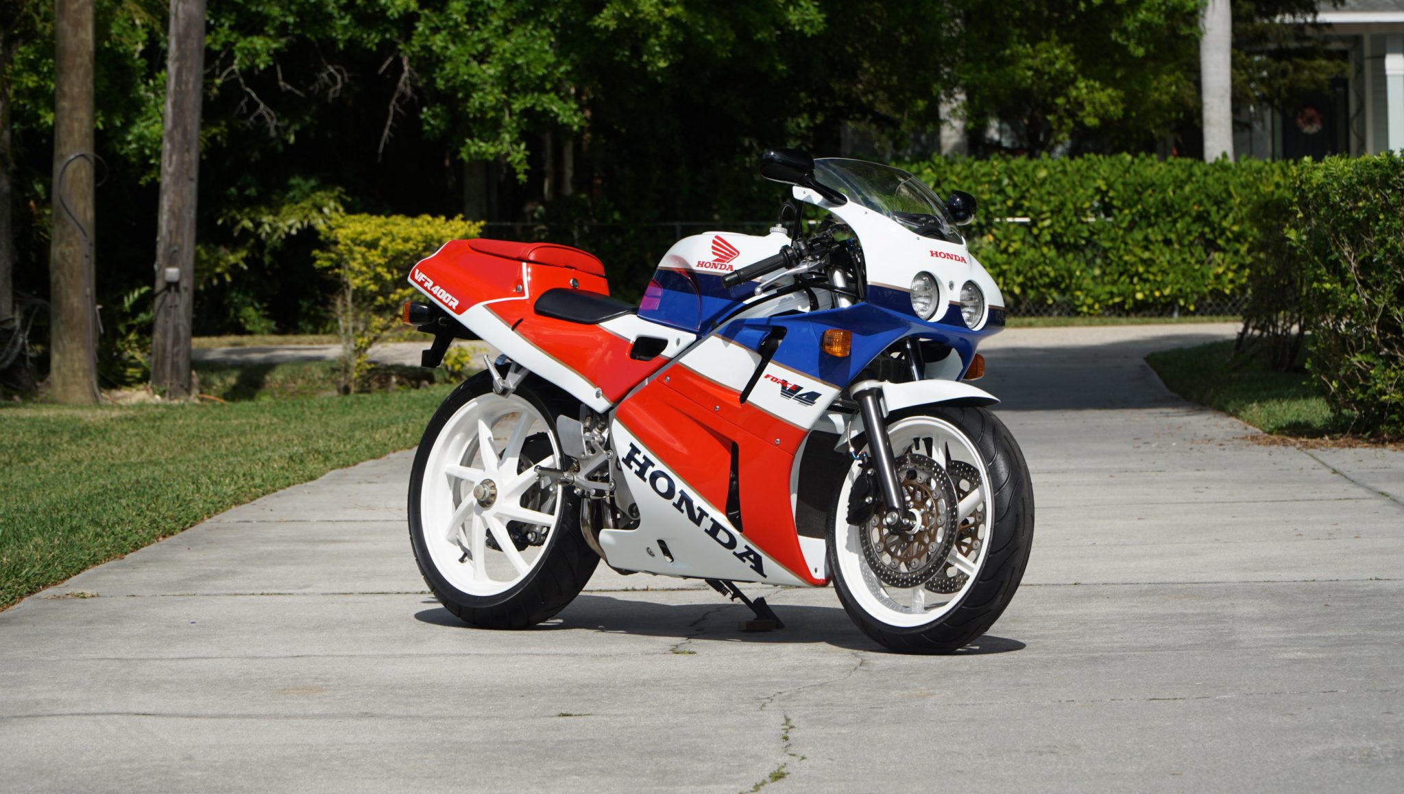 1989 Honda VFR400R NC30 – Iconic Motorbike Auctions