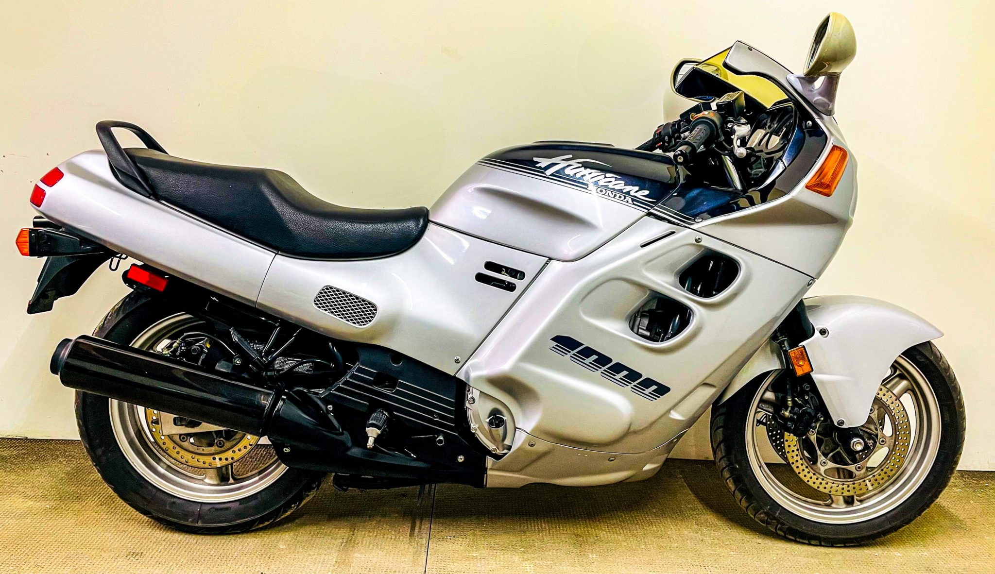1988 Honda CBR1000F Hurricane – Iconic Motorbike Auctions