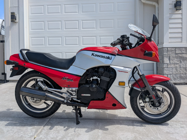1985 Kawasaki GPz900R – Iconic Motorbike Auctions