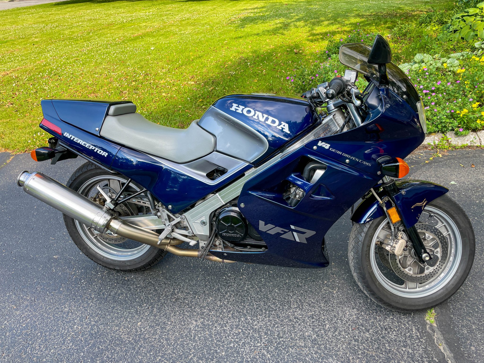 1987 Honda VFR700 – Iconic Motorbike Auctions